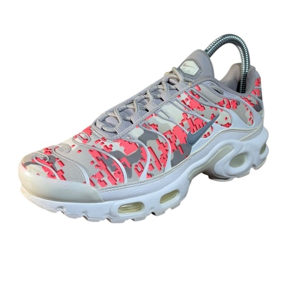 Nike | Shoes | Nike Air Max Plus Tn Women Sz 65 White Pink Aj88560 ...